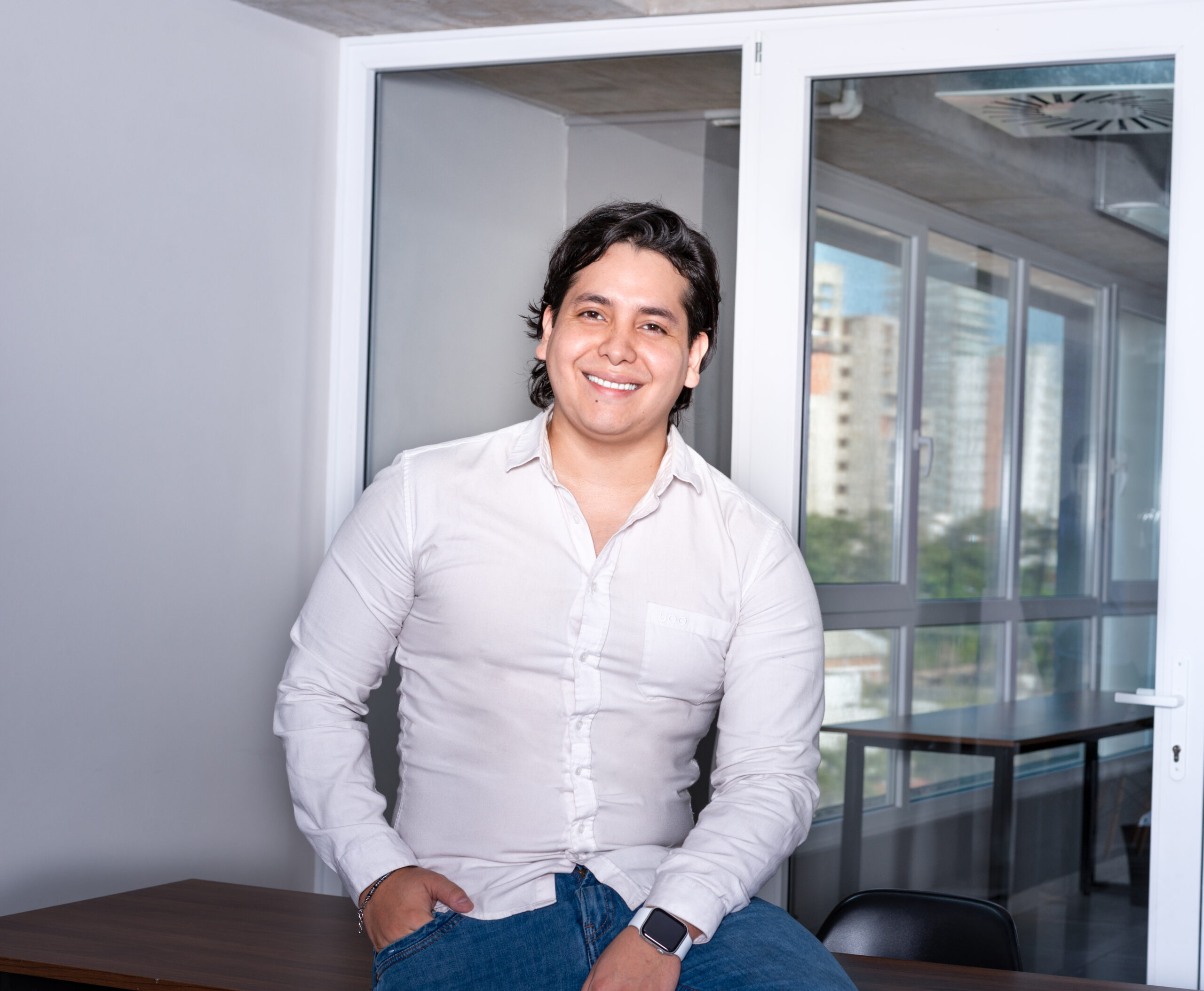 ARIEL REVOLLO: «EL FUTURO ES ELÉCTRICO» - Okey Bolivia